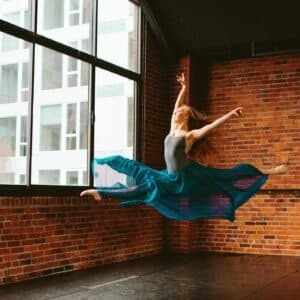 10 REASONS WHY WE SHOULD ALL DANCE!