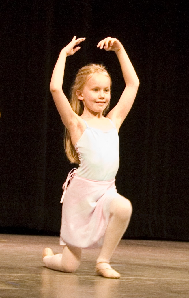 10 REASONS WHY WE SHOULD ALL DANCE!